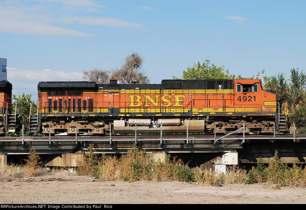 BNSF 4921